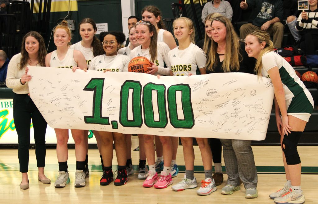 Milestone reached: Lady Gators’ Larkin scores 1,000th point against ...